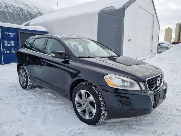 Melns Volvo XC60 2011 Kauņa, ar dzinēja tilpumu 2.40 L un nobraukumu 186 tūkst. km par 9950 €, foto 2 vietnē AUTOMOTO.COM.LV
