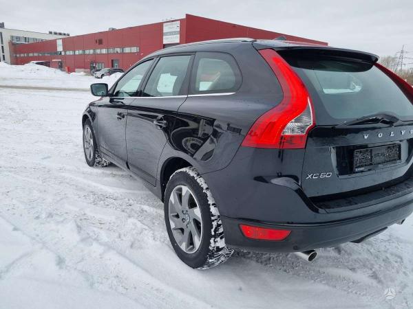 Melns Volvo XC60 2011 Kauņa, ar dzinēja tilpumu 2.40 L un nobraukumu 186 tūkst. km par 9950 €, foto 4 vietnē AUTOMOTO.COM.LV