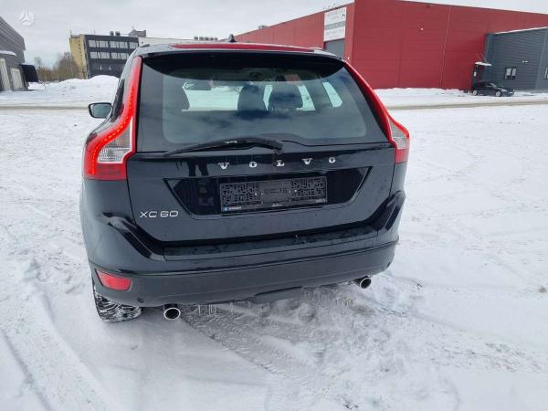 Melns Volvo XC60 2011 Kauņa, ar dzinēja tilpumu 2.40 L un nobraukumu 186 tūkst. km par 9950 €, foto 5 vietnē AUTOMOTO.COM.LV
