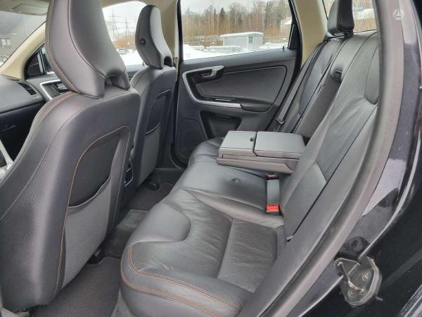 Melns Volvo XC60 2011 Kauņa, ar dzinēja tilpumu 2.40 L un nobraukumu 186 tūkst. km par 9950 €, foto 8 vietnē AUTOMOTO.COM.LV