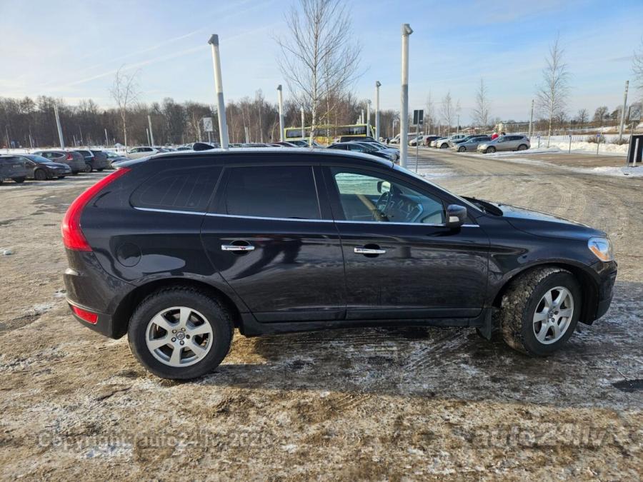 Черный Вольво ХС60 2011 в Тарту, объемом двигателя 2.40 л и пробегом 306 тыс. км за 9000 €, фото 4 на AUTOMOTO.COM.LV