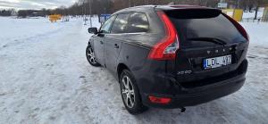 Black Volvo XC60 2011 in Vievis, with an engine capacity of 2.00 L and mileage of 296 thousand km for 8800 €, photo 6 on AUTOMOTO.COM.LV
