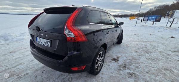 Black Volvo XC60 2011 in Vievis, with an engine capacity of 2.00 L and mileage of 296 thousand km for 8800 €, photo 10 on AUTOMOTO.COM.LV