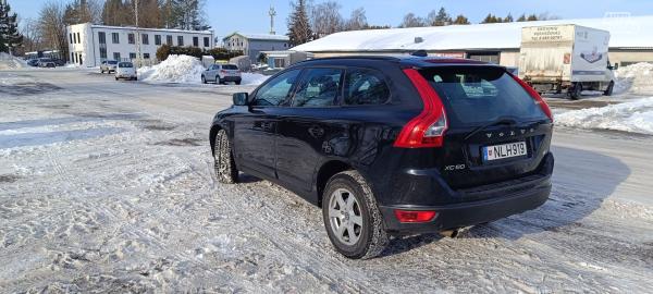 Black Volvo XC60 2011 in Vilnius, with an engine capacity of 2.00 L and mileage of 209 thousand km for 6900 €, photo 2 on AUTOMOTO.COM.LV