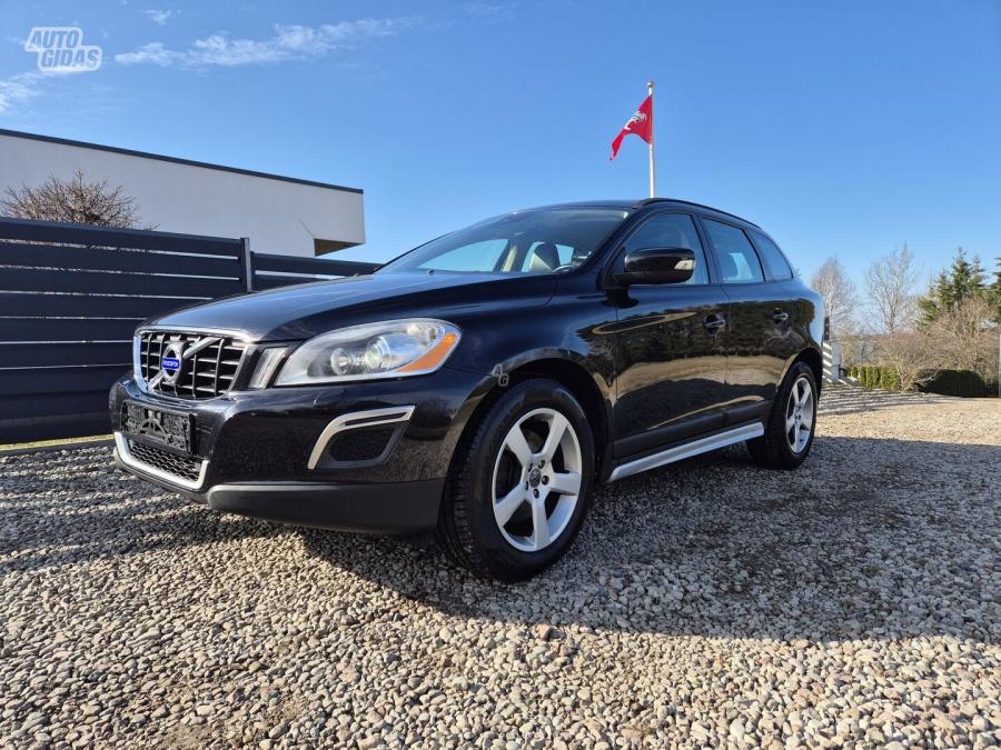 Black Volvo XC60 2011 in Vilkaviskis, with an engine capacity of 2.00 L and mileage of 225 thousand km for 8500 €, photo 1 on AUTOMOTO.COM.LV
