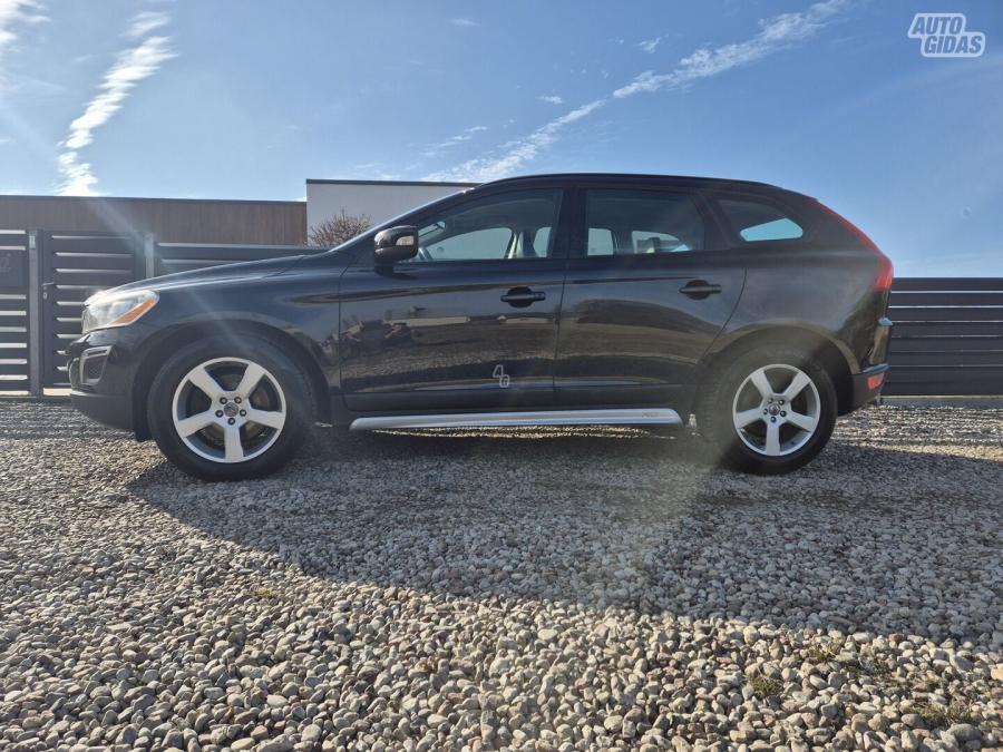 Black Volvo XC60 2011 in Vilkaviskis, with an engine capacity of 2.00 L and mileage of 225 thousand km for 8500 €, photo 3 on AUTOMOTO.COM.LV