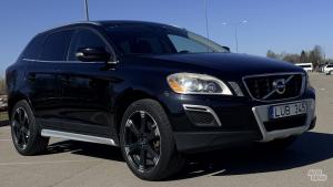 Black Volvo XC60 2011 in Mazeikiai, with an engine capacity of 2.40 L and mileage of 357 thousand km for 8000 €, photo  on AUTOMOTO.COM.LV