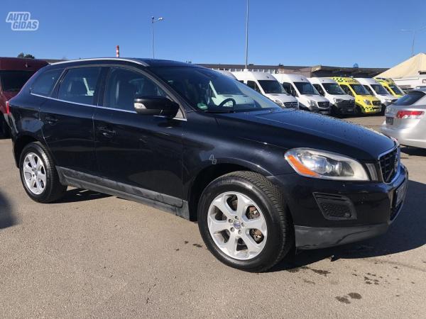 Black Volvo XC60 2011 in Klaipeda, with an engine capacity of 2.00 L and mileage of 294 thousand km for 9500 €, photo 1 on AUTOMOTO.COM.LV