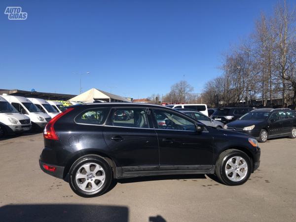 Black Volvo XC60 2011 in Klaipeda, with an engine capacity of 2.00 L and mileage of 294 thousand km for 9500 €, photo 2 on AUTOMOTO.COM.LV