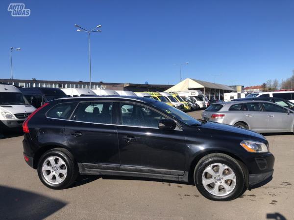 Black Volvo XC60 2011 in Klaipeda, with an engine capacity of 2.00 L and mileage of 294 thousand km for 9500 €, photo 3 on AUTOMOTO.COM.LV
