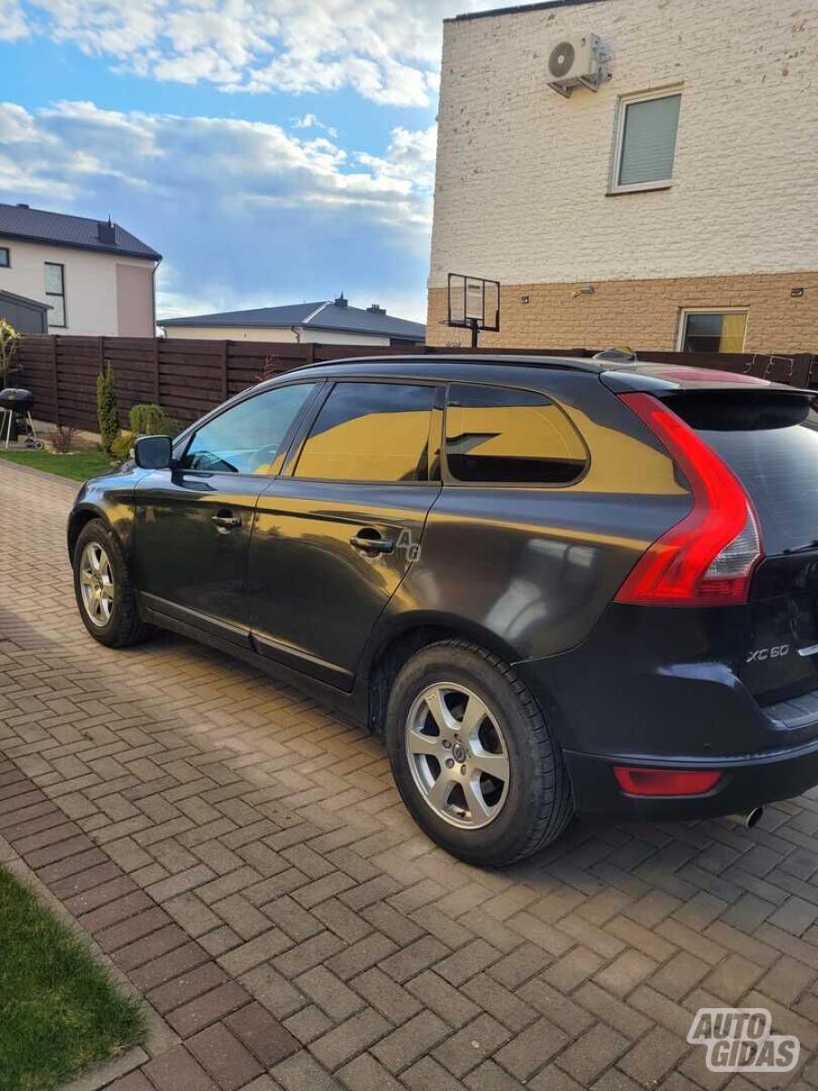 Melns Volvo XC60 2011 Kauņa, ar dzinēja tilpumu 2.40 L un nobraukumu 480 tūkst. km par 5900 €, foto 3 vietnē AUTOMOTO.COM.LV