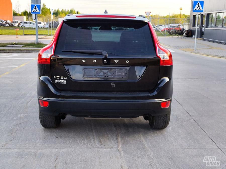 Melns Volvo XC60 2011 Šauļi, ar dzinēja tilpumu 3.20 L un nobraukumu 174 tūkst. km par 6600 €, foto 7 vietnē AUTOMOTO.COM.LV