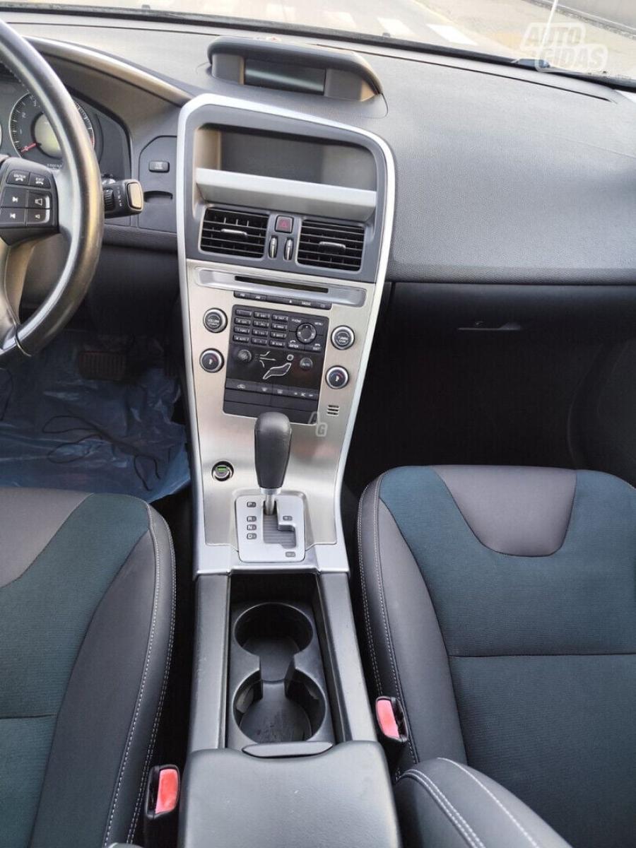 Melns Volvo XC60 2011 Šauļi, ar dzinēja tilpumu 3.20 L un nobraukumu 174 tūkst. km par 6600 €, foto 14 vietnē AUTOMOTO.COM.LV