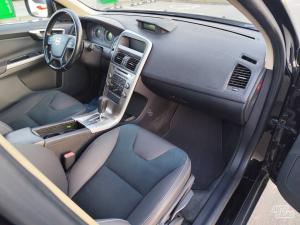 Melns Volvo XC60 2011 Šauļi, ar dzinēja tilpumu 3.20 L un nobraukumu 174 tūkst. km par 6600 €, foto 15 vietnē AUTOMOTO.COM.LV