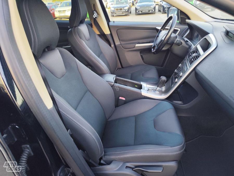 Melns Volvo XC60 2011 Šauļi, ar dzinēja tilpumu 3.20 L un nobraukumu 174 tūkst. km par 6600 €, foto 17 vietnē AUTOMOTO.COM.LV