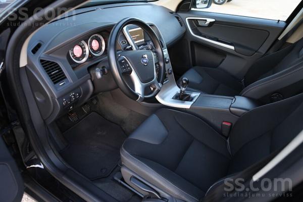 Melns Volvo XC60 2011 Tukums, ar dzinēja tilpumu 2.40 L un nobraukumu 246 tūkst. km par 9450 €, foto 7 vietnē AUTOMOTO.COM.LV