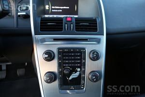 Melns Volvo XC60 2011 Tukums, ar dzinēja tilpumu 2.40 L un nobraukumu 246 tūkst. km par 9450 €, foto 16 vietnē AUTOMOTO.COM.LV