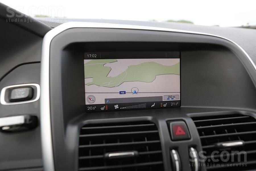 Melns Volvo XC60 2011 Tukums, ar dzinēja tilpumu 2.40 L un nobraukumu 246 tūkst. km par 9450 €, foto 17 vietnē AUTOMOTO.COM.LV