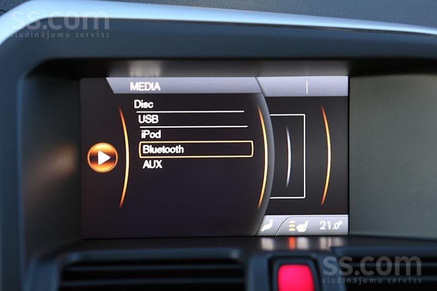 Melns Volvo XC60 2011 Tukums, ar dzinēja tilpumu 2.40 L un nobraukumu 246 tūkst. km par 9450 €, foto 21 vietnē AUTOMOTO.COM.LV