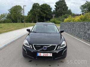 Black Volvo XC60 2011 in Rezekne, with an engine capacity of 2.40 L and mileage of 264 thousand km for 9700 €, photo 4 on AUTOMOTO.COM.LV