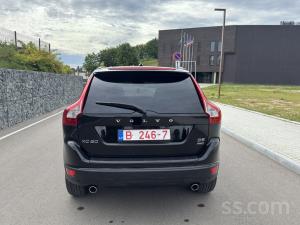 Black Volvo XC60 2011 in Rezekne, with an engine capacity of 2.40 L and mileage of 264 thousand km for 9700 €, photo 8 on AUTOMOTO.COM.LV
