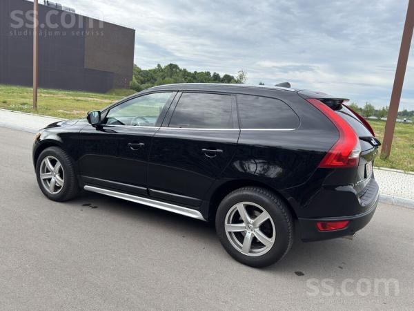 Черный Вольво ХС60 2011 в Резекне, объемом двигателя 2.40 л и пробегом 264 тыс. км за 9700 €, фото 9 на AUTOMOTO.COM.LV