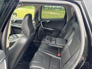 Black Volvo XC60 2011 in Rezekne, with an engine capacity of 2.40 L and mileage of 264 thousand km for 9700 €, photo 15 on AUTOMOTO.COM.LV