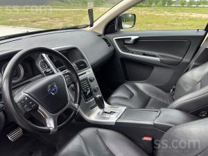 Black Volvo XC60 2011 in Rezekne, with an engine capacity of 2.40 L and mileage of 264 thousand km for 9700 €, photo 21 on AUTOMOTO.COM.LV
