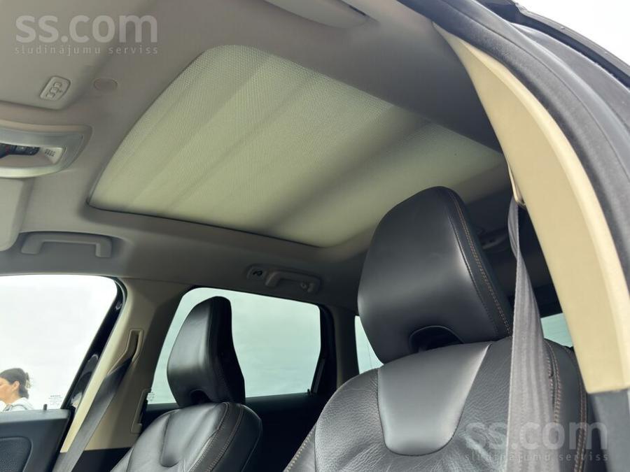 Black Volvo XC60 2011 in Rezekne, with an engine capacity of 2.40 L and mileage of 264 thousand km for 9700 €, photo 24 on AUTOMOTO.COM.LV