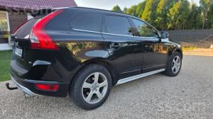 Black Volvo XC60 2011 in Riga, with an engine capacity of 2.40 L and mileage of 299 thousand km for 9000 €, photo 11 on AUTOMOTO.COM.LV