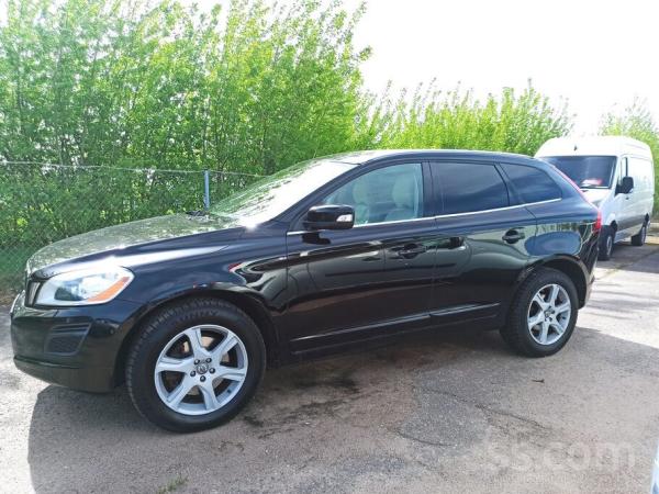 Black Volvo XC60 2011 in Daugavpils, with an engine capacity of 2.40 L and mileage of 0 thousand km for 8950 €, photo 10 on AUTOMOTO.COM.LV