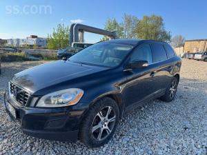 Black Volvo XC60 2011 in Riga, with an engine capacity of 2.00 L and mileage of 416 thousand km for 4500 €, photo 3 on AUTOMOTO.COM.LV