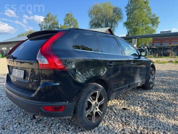 Melns Volvo XC60 2011 Rīga, ar dzinēja tilpumu 2.00 L un nobraukumu 416 tūkst. km par 4500 €, foto 4 vietnē AUTOMOTO.COM.LV