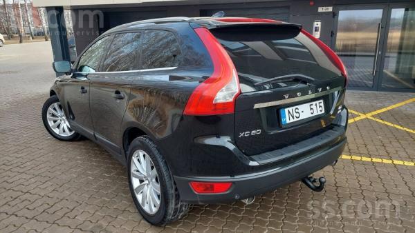 Melns Volvo XC60 2011 Rīga, ar dzinēja tilpumu 2.40 L un nobraukumu 257 tūkst. km par 8400 €, foto 6 vietnē AUTOMOTO.COM.LV