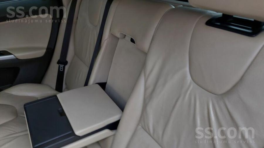 Melns Volvo XC60 2011 Rīga, ar dzinēja tilpumu 2.40 L un nobraukumu 257 tūkst. km par 8400 €, foto 8 vietnē AUTOMOTO.COM.LV