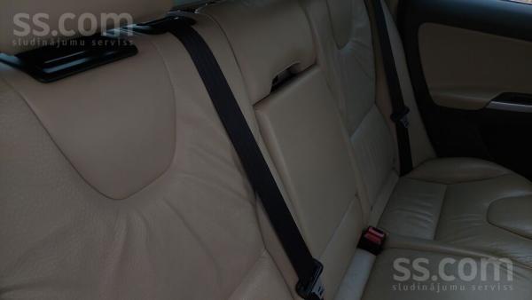 Melns Volvo XC60 2011 Rīga, ar dzinēja tilpumu 2.40 L un nobraukumu 257 tūkst. km par 8400 €, foto 8 vietnē AUTOMOTO.COM.LV