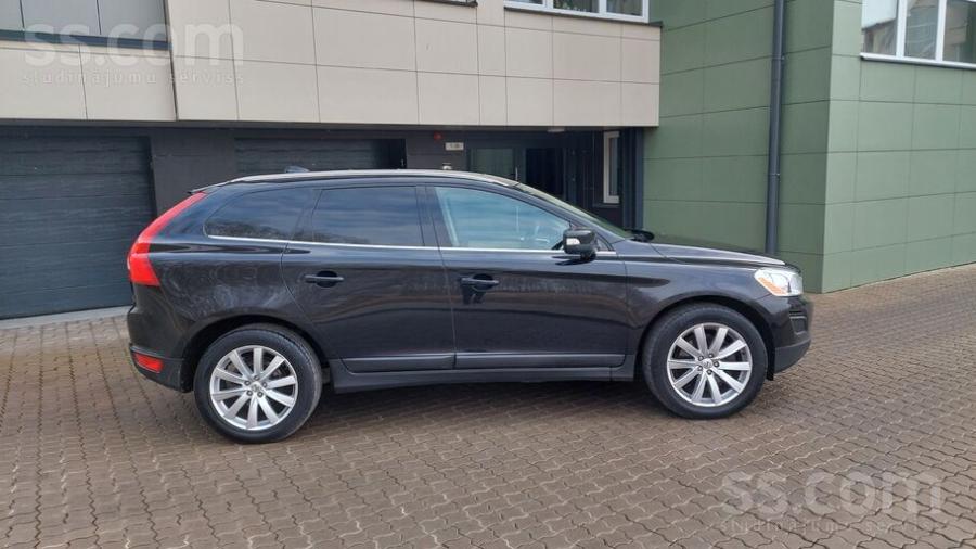 Melns Volvo XC60 2011 Rīga, ar dzinēja tilpumu 2.40 L un nobraukumu 257 tūkst. km par 8400 €, foto 26 vietnē AUTOMOTO.COM.LV