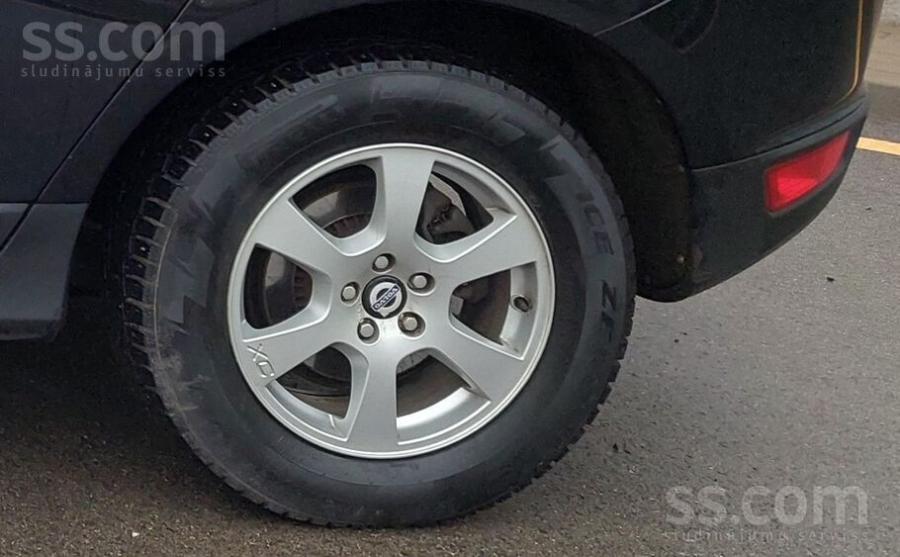 Melns Volvo XC60 2011 Rīga, ar dzinēja tilpumu 2.40 L un nobraukumu 257 tūkst. km par 8400 €, foto 36 vietnē AUTOMOTO.COM.LV