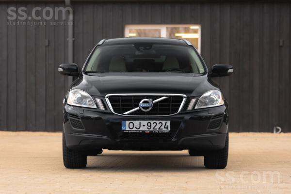 Melns Volvo XC60 2011 Jelgava, ar dzinēja tilpumu 2.40 L un nobraukumu 298 tūkst. km par 9300 €, foto 3 vietnē AUTOMOTO.COM.LV