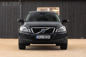 Melns Volvo XC60 2011 Jelgava, ar dzinēja tilpumu 2.40 L un nobraukumu 298 tūkst. km par 9300 €, foto 4 vietnē AUTOMOTO.COM.LV