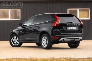 Melns Volvo XC60 2011 Jelgava, ar dzinēja tilpumu 2.40 L un nobraukumu 298 tūkst. km par 9300 €, foto 5 vietnē AUTOMOTO.COM.LV