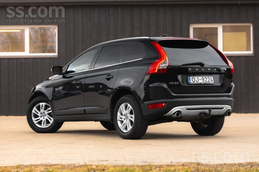 Melns Volvo XC60 2011 Jelgava, ar dzinēja tilpumu 2.40 L un nobraukumu 298 tūkst. km par 9300 €, foto 5 vietnē AUTOMOTO.COM.LV