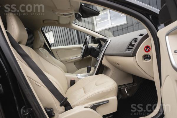 Melns Volvo XC60 2011 Jelgava, ar dzinēja tilpumu 2.40 L un nobraukumu 298 tūkst. km par 9300 €, foto 9 vietnē AUTOMOTO.COM.LV