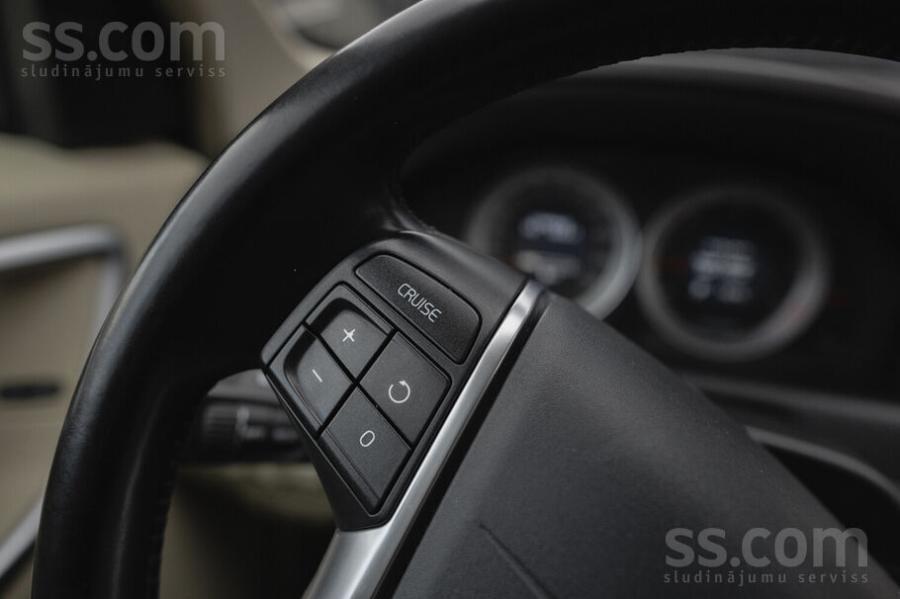 Melns Volvo XC60 2011 Jelgava, ar dzinēja tilpumu 2.40 L un nobraukumu 298 tūkst. km par 9300 €, foto 15 vietnē AUTOMOTO.COM.LV