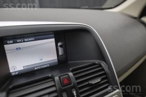 Melns Volvo XC60 2011 Jelgava, ar dzinēja tilpumu 2.40 L un nobraukumu 298 tūkst. km par 9300 €, foto 16 vietnē AUTOMOTO.COM.LV