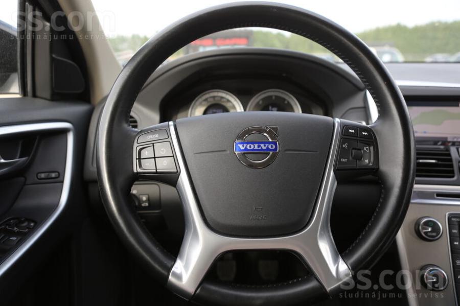 Melns Volvo XC60 2011 Tukums, ar dzinēja tilpumu 2.40 L un nobraukumu 246 tūkst. km par 9450 €, foto 12 vietnē AUTOMOTO.COM.LV