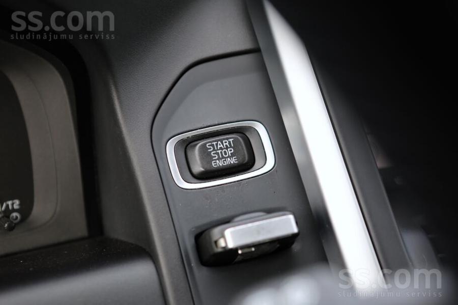 Melns Volvo XC60 2011 Tukums, ar dzinēja tilpumu 2.40 L un nobraukumu 246 tūkst. km par 9450 €, foto 15 vietnē AUTOMOTO.COM.LV