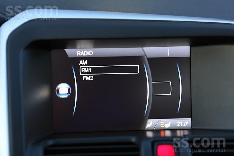 Melns Volvo XC60 2011 Tukums, ar dzinēja tilpumu 2.40 L un nobraukumu 246 tūkst. km par 9450 €, foto 23 vietnē AUTOMOTO.COM.LV