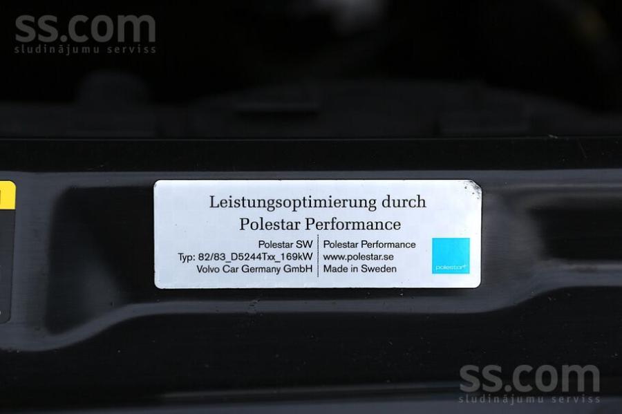 Melns Volvo XC60 2011 Tukums, ar dzinēja tilpumu 2.40 L un nobraukumu 246 tūkst. km par 9450 €, foto 32 vietnē AUTOMOTO.COM.LV