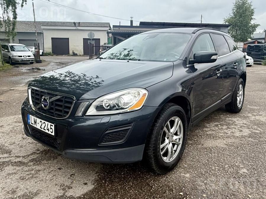 Melns Volvo XC60 2011 Rīga, ar dzinēja tilpumu 2.00 L un nobraukumu 0 tūkst. km par 6990 €, foto 4 vietnē AUTOMOTO.COM.LV